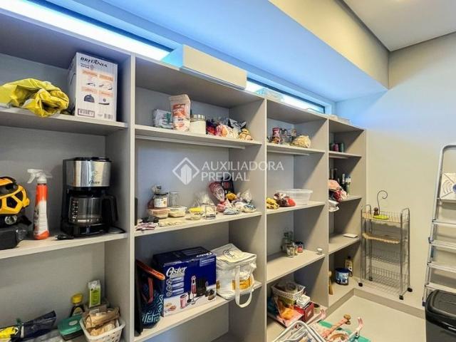 Casa em Condomínio com 4 quartos e 431m² para alugar em Rio Tavares, Florianópolis