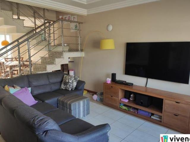 CASA EM CONDOMÍNIO COM 4 QUARTOS NO BAIRRO DO MEDEIROS!