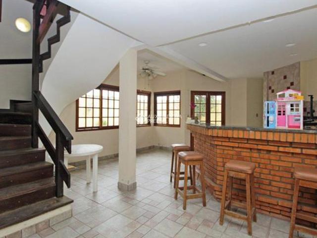Casa em condomínio com 4 quartos no bairro Teresópolis