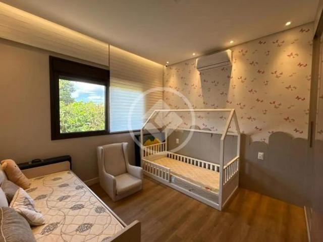 Casa em Condomínio com 4 quartos, sendo 2 semi suites e 2 suítes