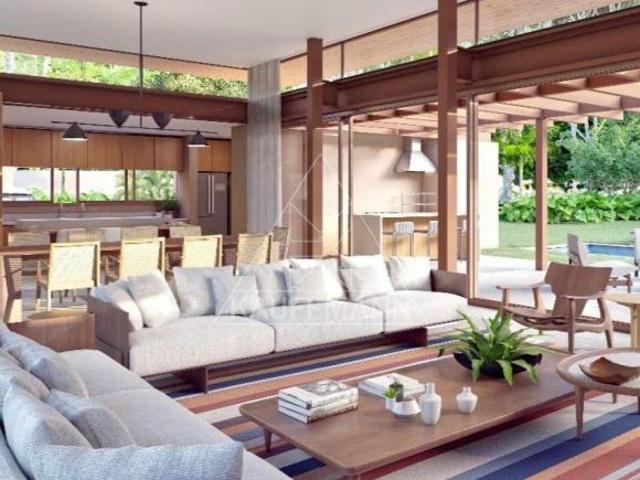 Casa em condomínio com 4 quartos, sendo todos suítes