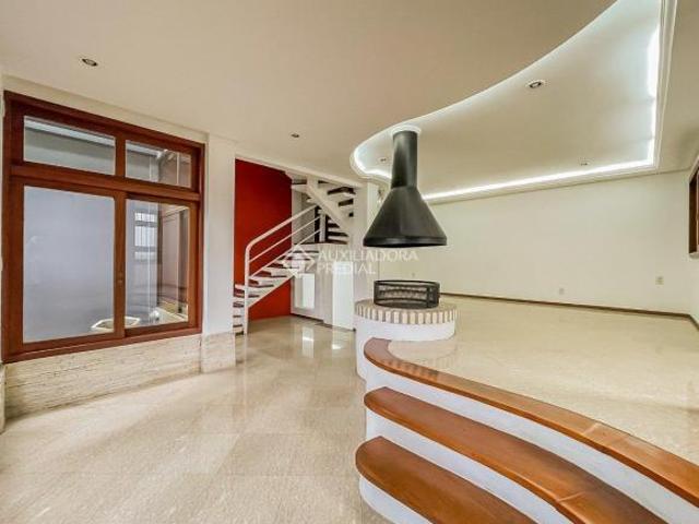 Casa em Condomínio com 4 quartos suítes, no bairro Agronomia