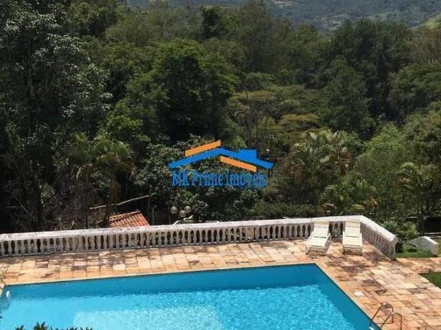 Casa em Condomínio com 5000m² com 5 dormitórios sendo 1 suíte Master