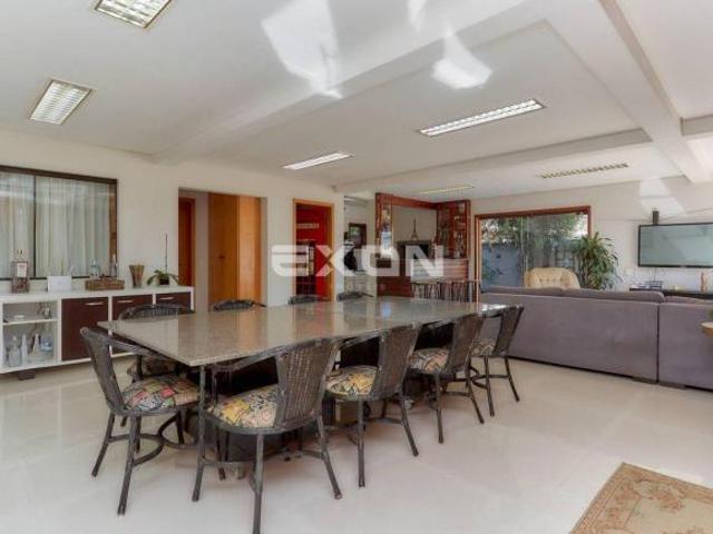 Casa no Uberaba em Condomínio com 5 Dormitórios
