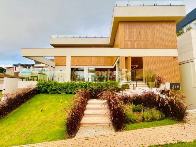 Casa em Condomínio com 5 dormitórios em Santana de Parnaíba