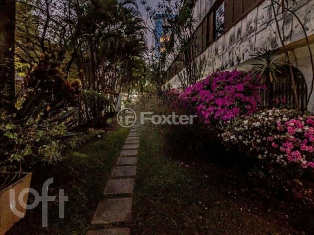 Casa em Condomínio com 5 dormitórios em Porto Alegre