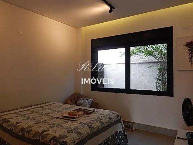 Casa em Condomínio com 5 Suítes em Alphaville Santana de Parnaíba SP