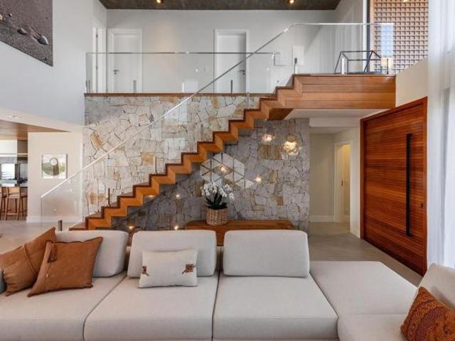 Casa em condominio com 5 suites em Xangri la