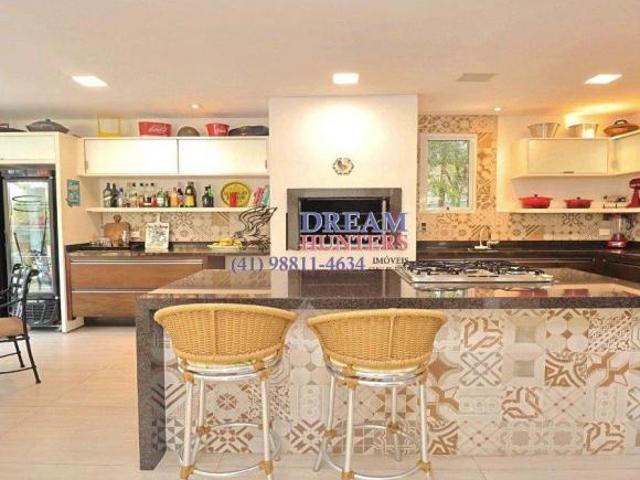 Casa em Condomínio, com 643m², 4 Suítes, Bairro Santa Felicidade