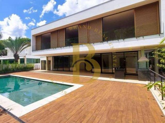Casa em condomínio com 680m², 5 suítes, 7 banheiros, 6 vagas, no Alpha conde