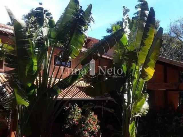 Casa em Condomínio com 611 m²,6 quartos,5 suites,8 banheiros,4 vagas