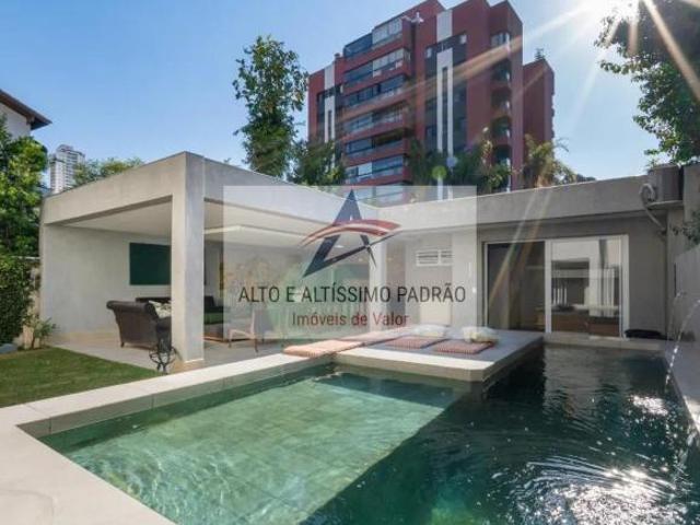 Casa em condomínio com 6 dormitórios 5 vagas a venda no Morumbi