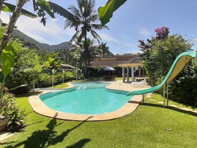 Casa em condomínio com 6 dormitórios, ampla piscina e espaço gourmet, na praia Domingas Dias em Ubat