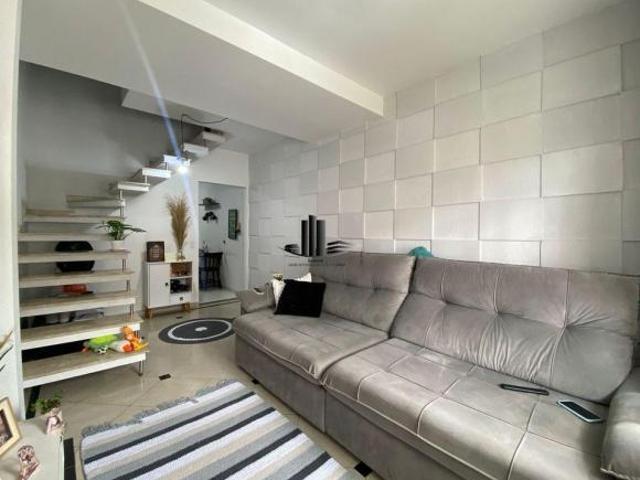 Casa em condomínio com 78m², 2 dormitórios, 1 vaga e churrasqueira