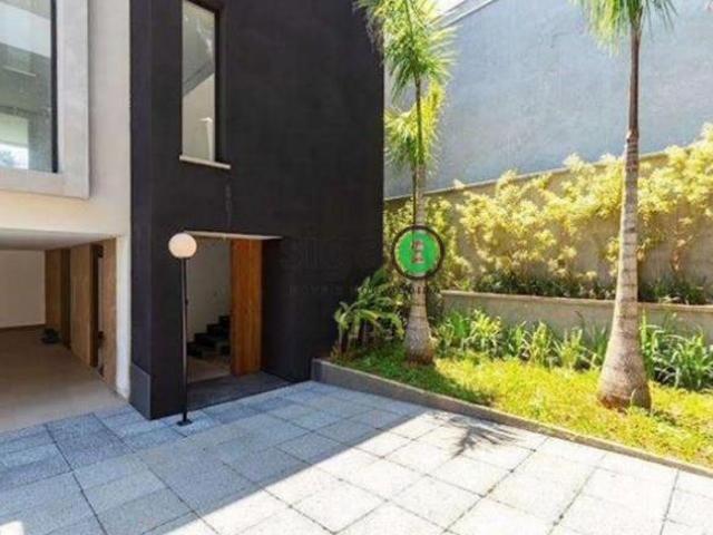 Casa em Condomínio com 712m², 4 suite, 4 vagas de garagem, alto padrão, no Jardim Cordeiro