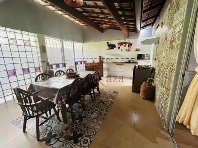 Casa em Condomínio Condomínio Terra Nova Eugênio de Melo 3 Dormitórios 110m²