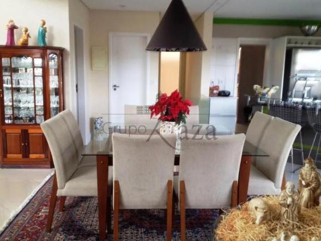Casa em Condomínio Condomínio Jardim Coleginho 4 Dormitórios 375m²
