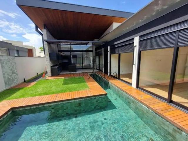 Casa em Condomínio Condomínio Jardim do Golfe 1 Urbanova 4 Dormitórios 387m²