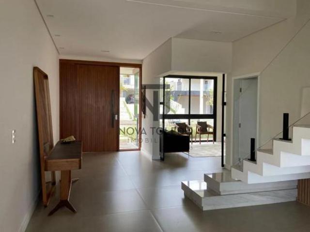 Casa em Condomínio Condomínio Reserva do Paratehy 4 Dormitórios 434m²