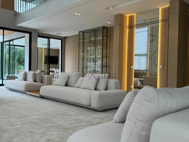 Casa em Condomínio Condomínio Reserva do Paratehy 6 Suítes 820m²