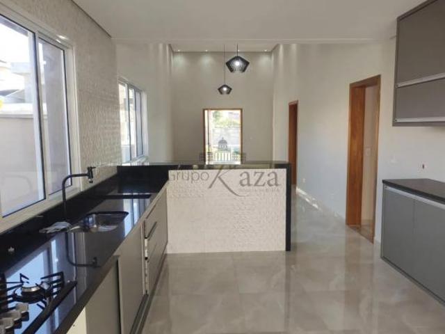 Casa em Condomínio Condomínio Residencial Fogaça Jacareí 3 Dormitórios 170m²