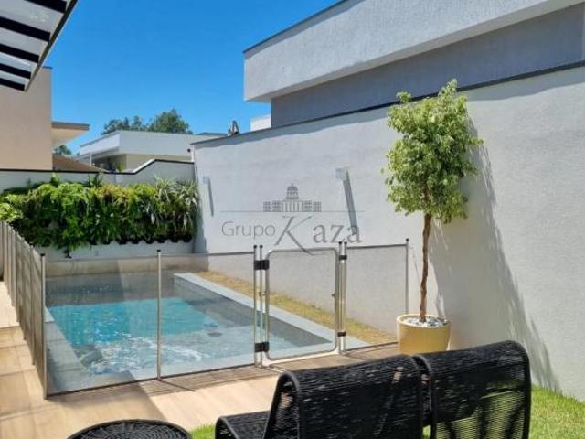 Casa em Condomínio Caçapava Condomínio Terras do Vale 3 Dormitórios 147m²