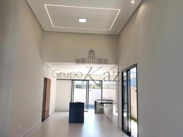 Casa em Condomínio Caçapava Residencial Malibu 3 Dormitórios 250m²