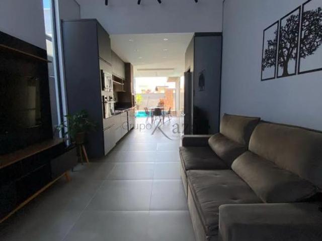 Casa em Condomínio Caçapava Residencial Malibu 3 Dormitórios 250m²