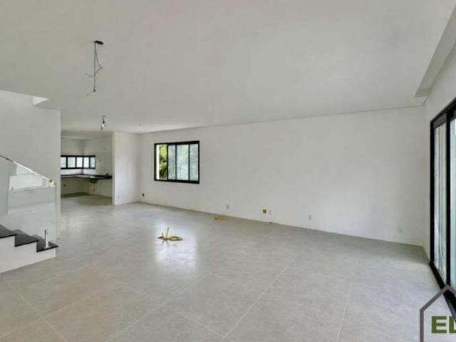 Casa em Condomínio Carapicuíba | 3 a 4 Quartos, Varanda Gourmet e 4 Vagas