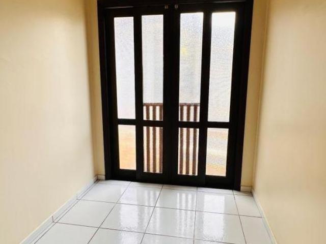 Casa em condomínio central em Boiçucanga
