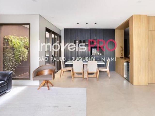 Casa em condomínio, charmosa e sofisticada, com 522²m, no Brooklin!