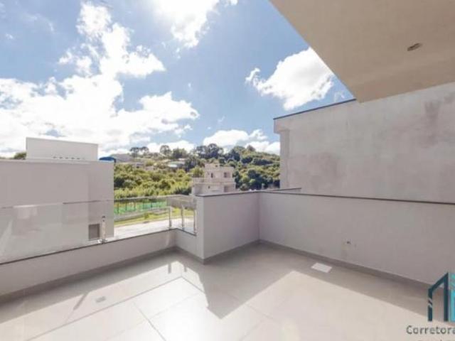 Casa em condomínio clube, 03 quartos c/suíte, terraço, no Santa Cândida em Curitiba PR