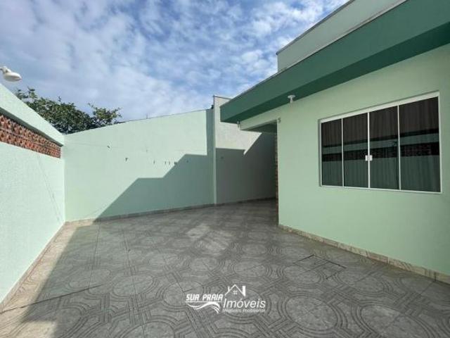 Casa em condomínio a 400 metros do mar Shangri lá