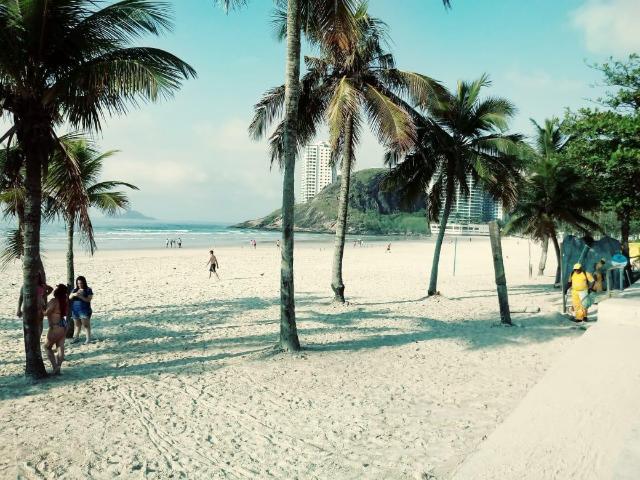 Casa em Condominio à 20 mts da praia