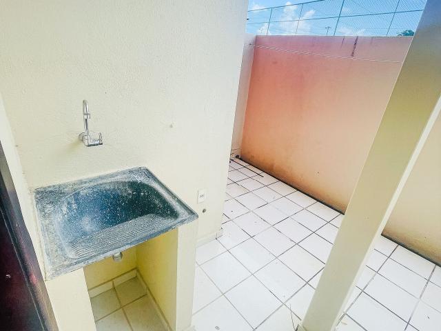Casa em condomínio a 250m da praia de Taperapuã, 2 suítes, piscina, sauna, portaria 24hrs, internet exclusiva 300MBPS