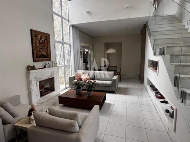 Casa em Condomínio à venda, 4 quartos, 3 suítes, 3 vagas, Le Cottage Nova Lima/MG