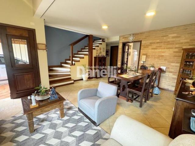 Casa em Condomínio à venda, 4 quartos, 2 suítes, 4 vagas, Condomínio Village Taubaté Taubaté/SP