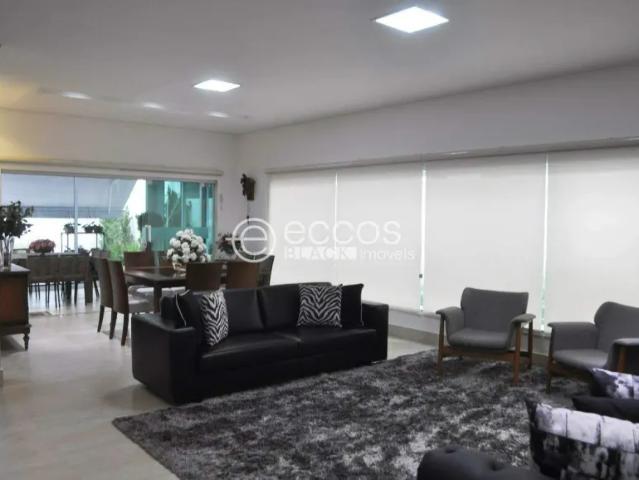 Casa em condomínio à venda, 4 quartos, 4 suítes, 2 vagas, Gávea Sul Uberlândia/MG