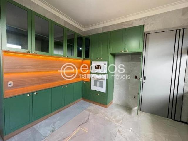 Casa em condomínio à venda, 4 quartos, 4 suítes, Residencial Mário de Almeida Franco UBERABA/MG