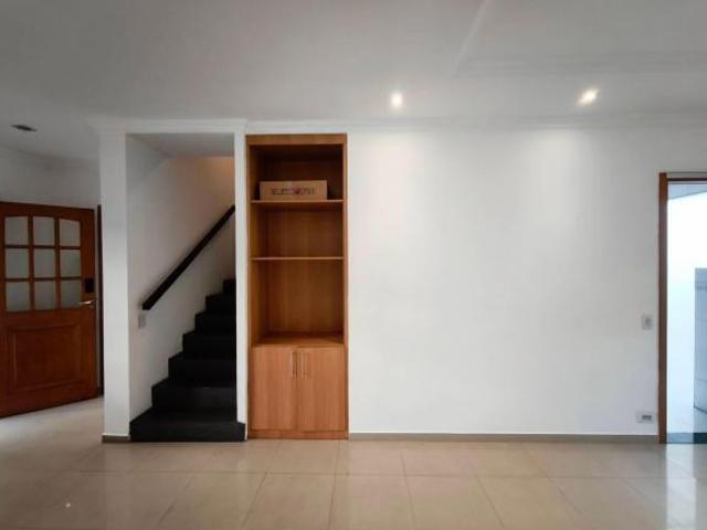 Casa em condomínio à venda, 4 quartos e 200m², Santo Amaro – São Paulo