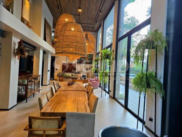 Casa em Condomínio a venda, 4 suites, 6 banheiros, piscina, 2 vagas, Parque do Morumbi