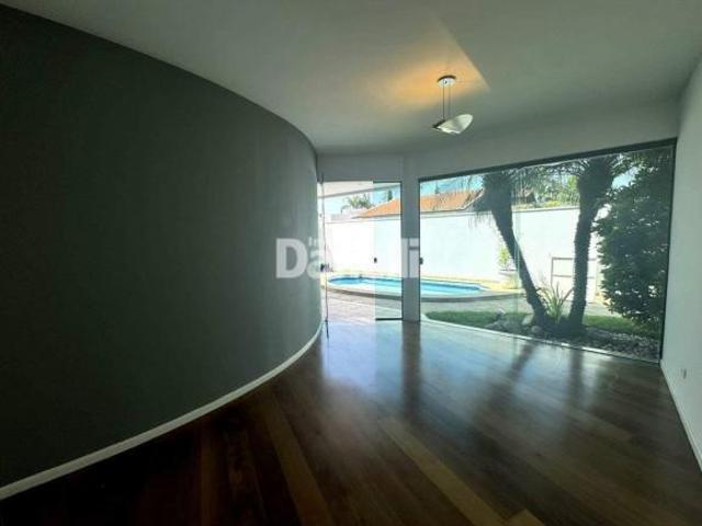 Casa em Condomínio à venda, 4 suítes, 2 vagas, Condomínio Village Taubaté Taubaté/SP