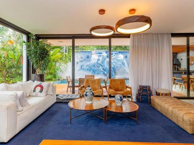 Casa em condomínio à venda, 4 suítes e 476m², Jardim Cordeiro SP