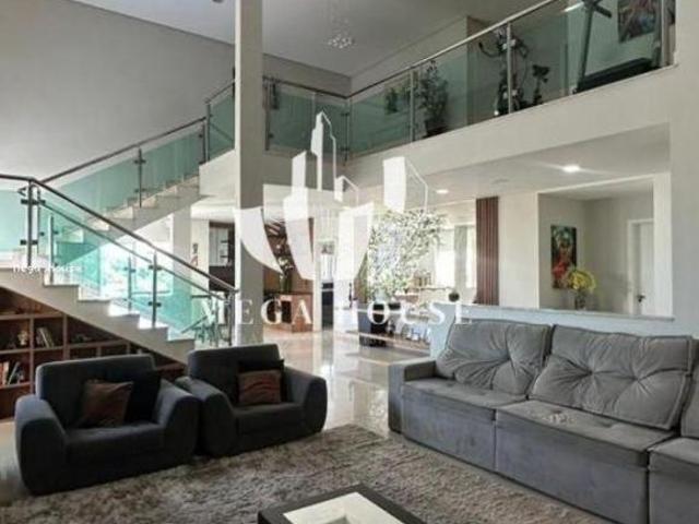 CASA EM CONDOMÍNIO À VENDA