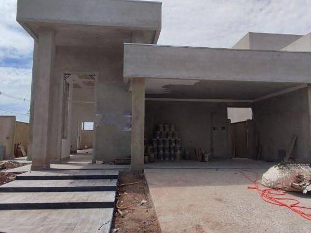 Casa em condomínio à venda