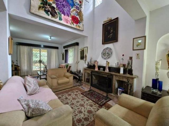 Casa em Condomínio à Venda, 5 Quartos sendo 4 Suítes 442 m² por R$ 2.500.000,0