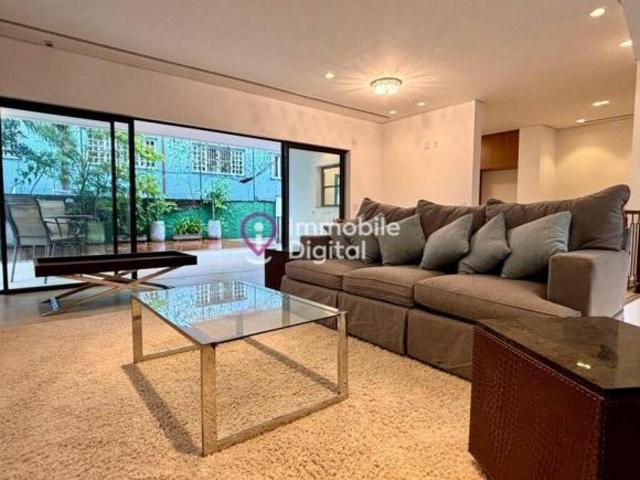 Casa em Condomínio à Venda 689m², 4 Suítes, 4 Vagas e piscina Alto da Boa Vista