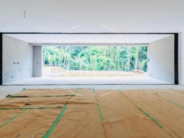 Casa com 4 quartos e 850 m² à venda em Granja Julieta