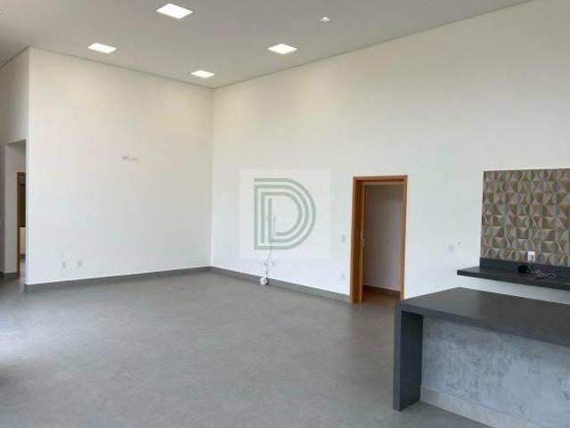 Casa em condomínio à venda 251m², 3 suítes 1 master, 4 vagas Alphaville