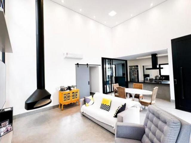Casa em Condomínio à venda 299m² com 3 suítes 4 vagas em Swiss Park, Campinas